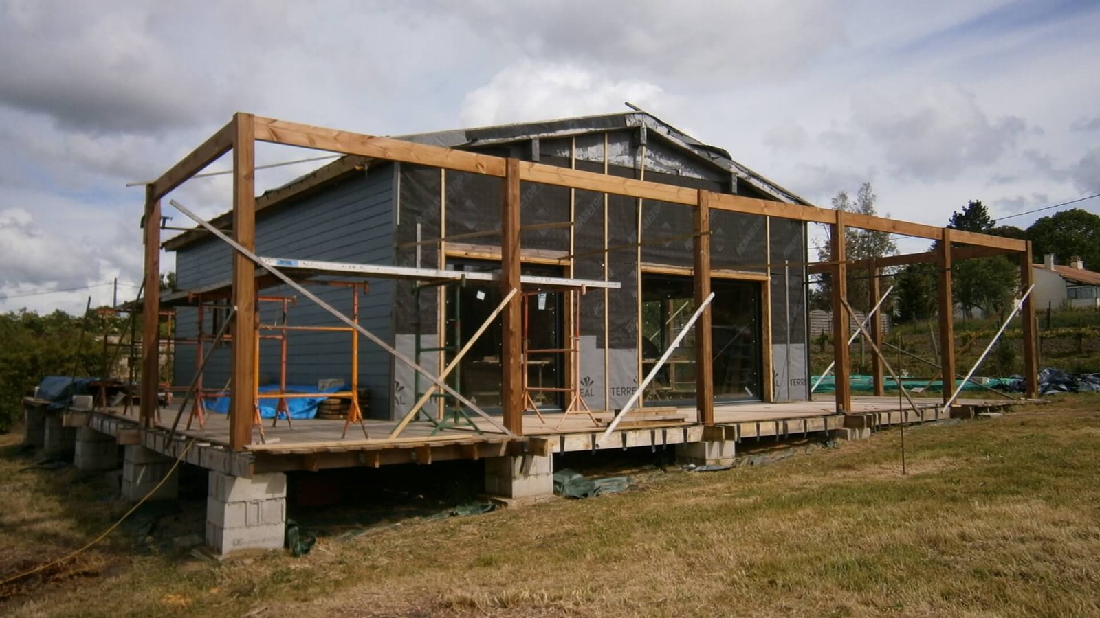 Building The Veranda - April 2024 | My Eco-Maison